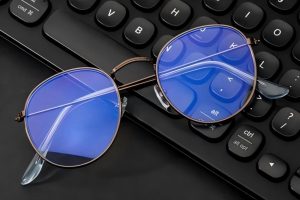 Single-Vision vs. Bifocal vs. Progressive: Which Lenses Work Best with ...